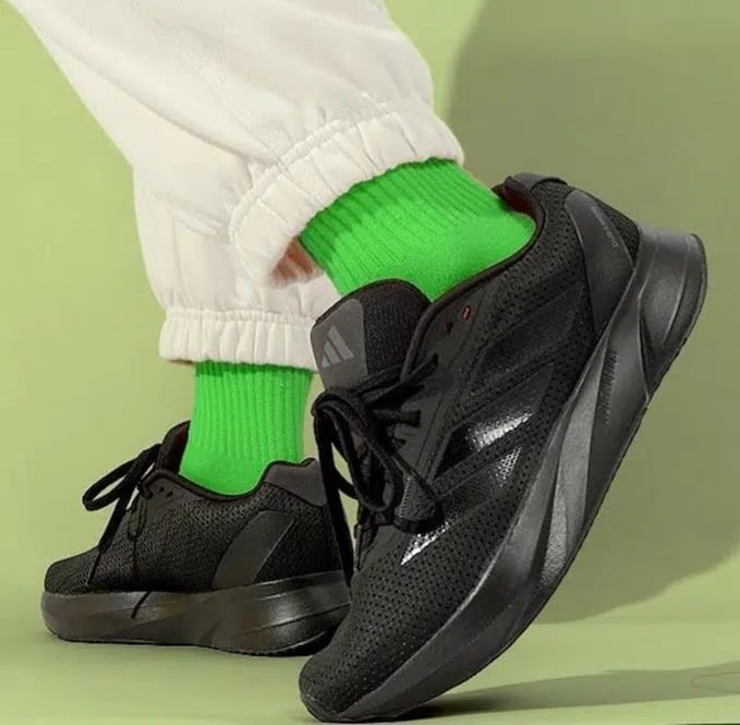 MODELS SHOES